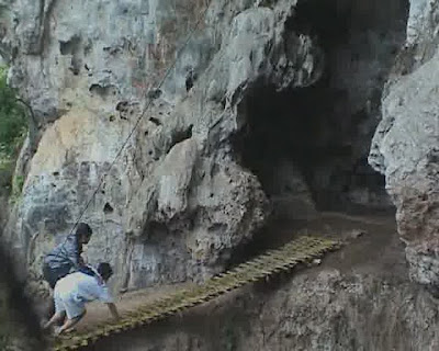 Penemuan Fosil Purba di Gua Pawon ( Ancient fossil discoveries in Cave ...