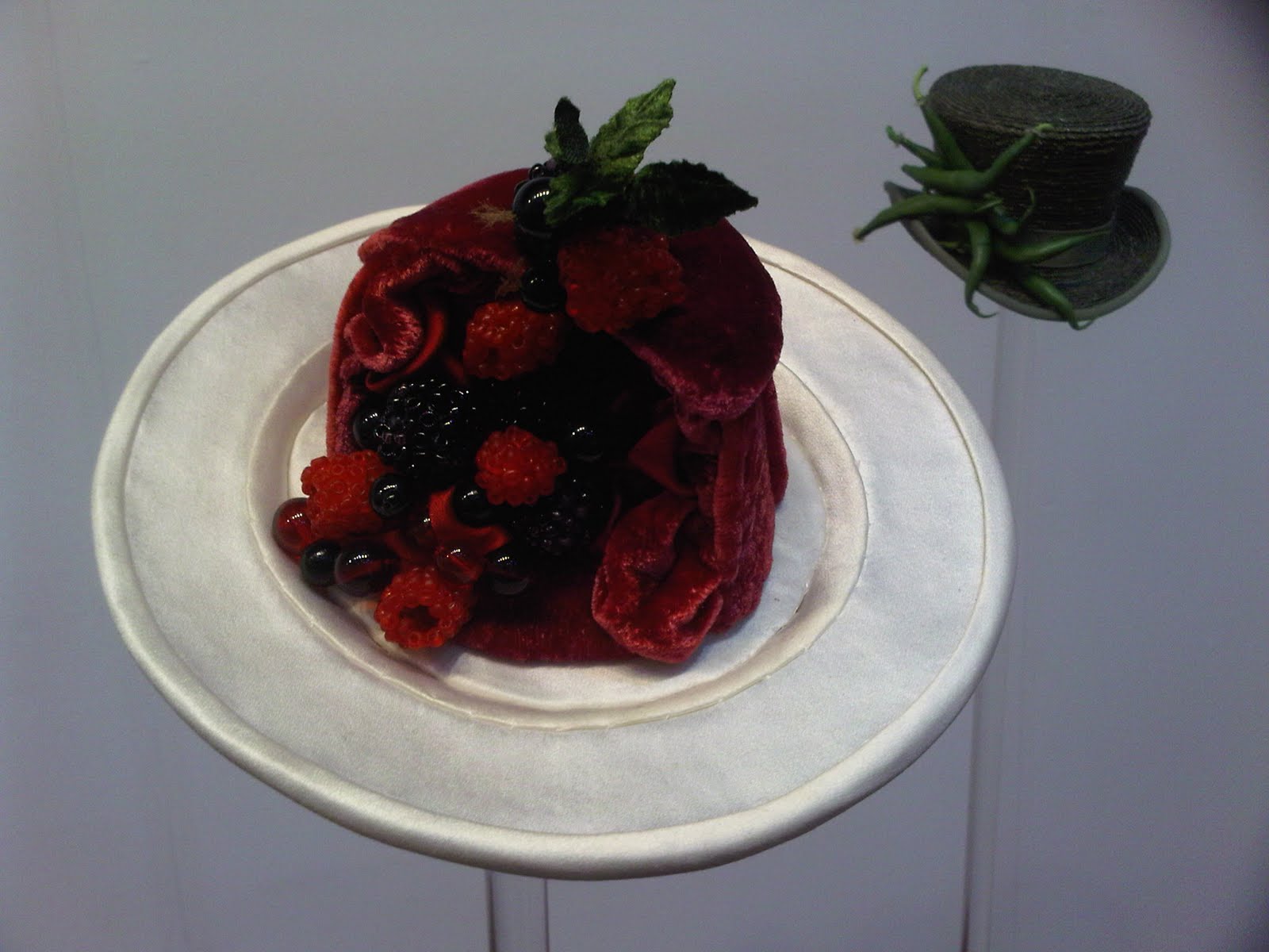 Ruby Summer - vintage inspiration: WOW WOW DOFF YOUR CAP TO THESE!