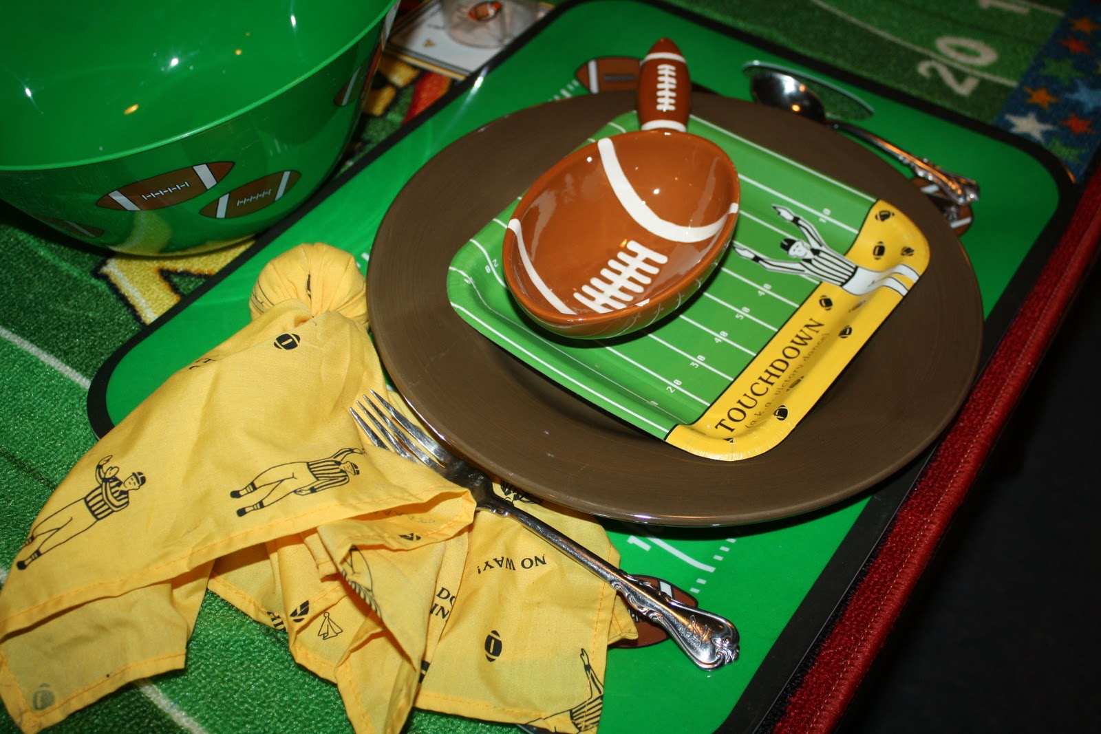 I Have A Big Story To Tell: Touchdown Tablescape