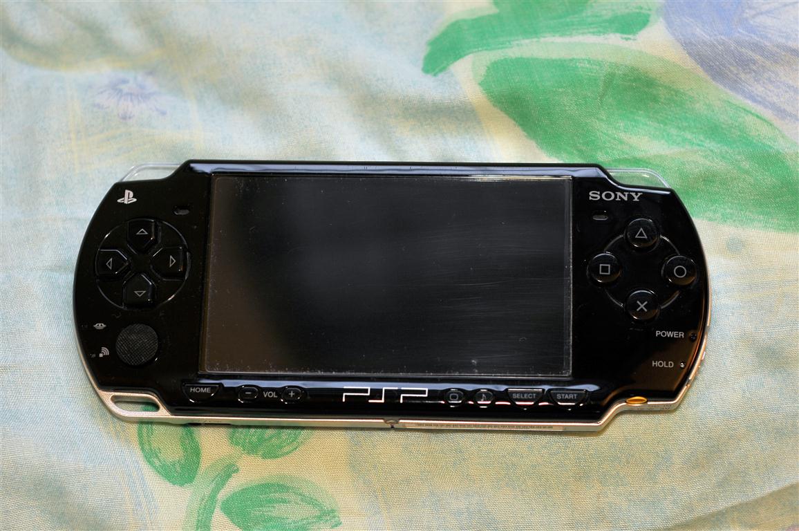 The story of Koh -Swift-: {WTS} PSP 2000 Slim - Piano Black (SOLD)