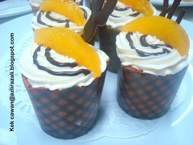 Dari Dapur AZLI RAZALI: Orange Cup cake@kek cawan oren