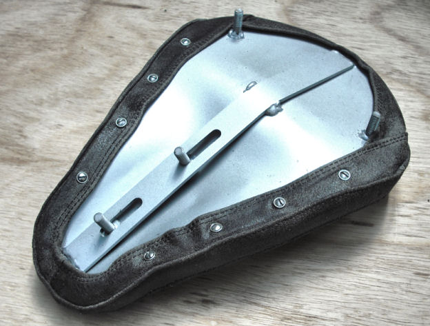 Caulfield Leather - Custom Motorcycle Seats: Classic Bates Style Seats