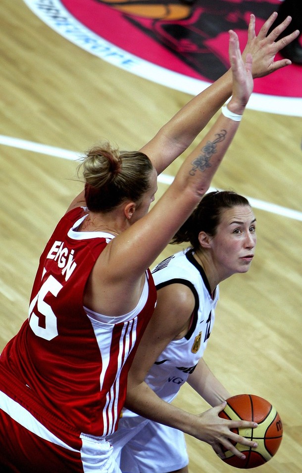 Stanford FBC: Alumnae News: Alumnae Abroad 2009-2010