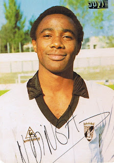 (N´Dinga e o seu autografo no Vitoria SC em 1986/87)