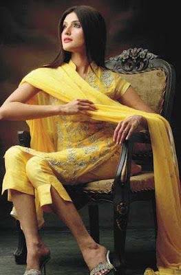 Pakistani Actresses Biography Hot Pictures : Zara Sheikh