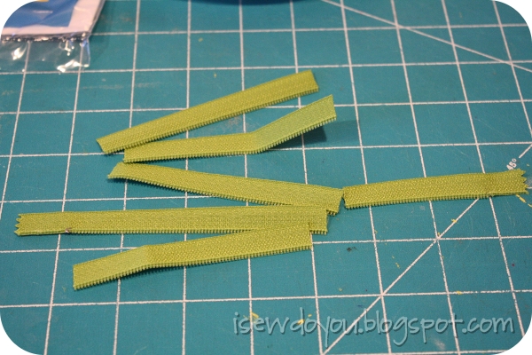 I Sew, Do You: Zipper Christmas Tree {tutorial}