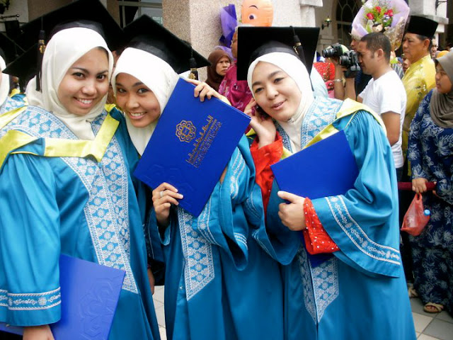 Shazwani Hamid's Blog: I'm Officially an IIUM Graduate!