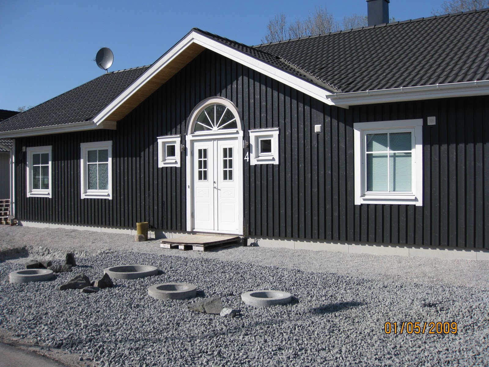 Finaste Huset: svarta hus istället för vita hus?