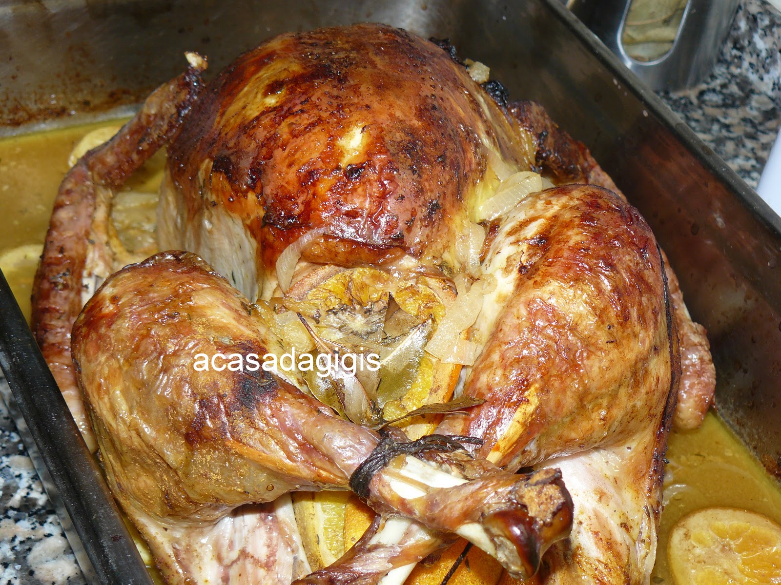 A casa da gigis: Peru Recheado no Forno a Lenha