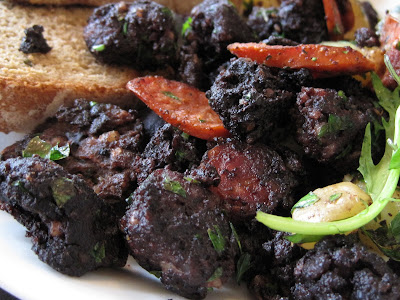 me HUNGRY!: Weird Food Wednesdays: Black Pudding