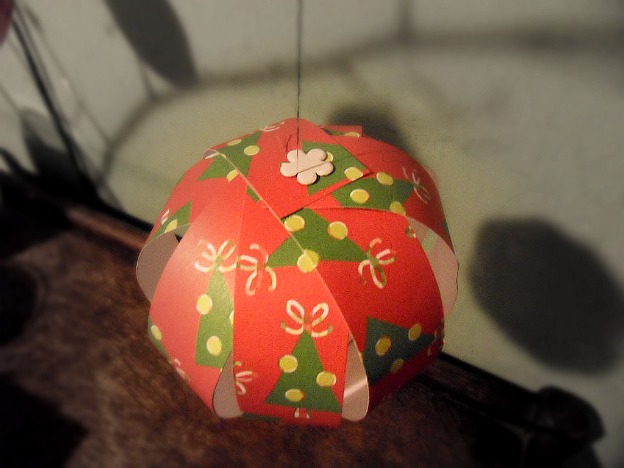 Creative Flourishes: Tutorial for Paper Christmas Bauble