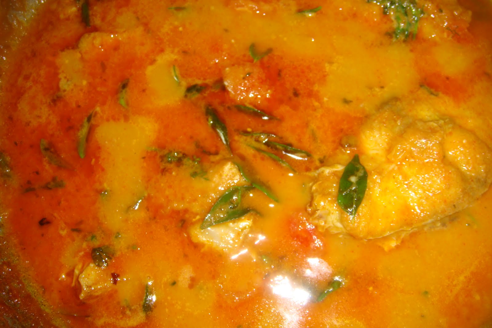 PATTUSPAKASHALA: FISH KORMA