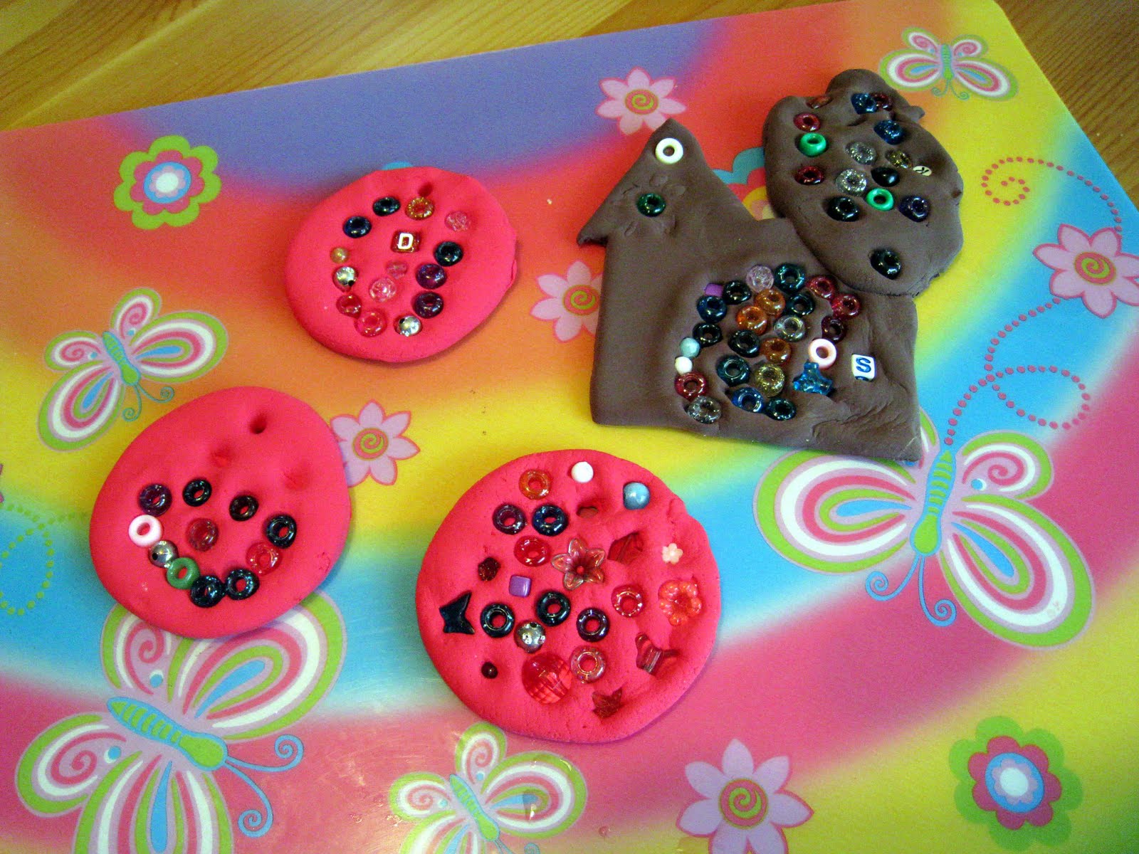 4 Crazy Kings: Model Magic Ornaments & Beads