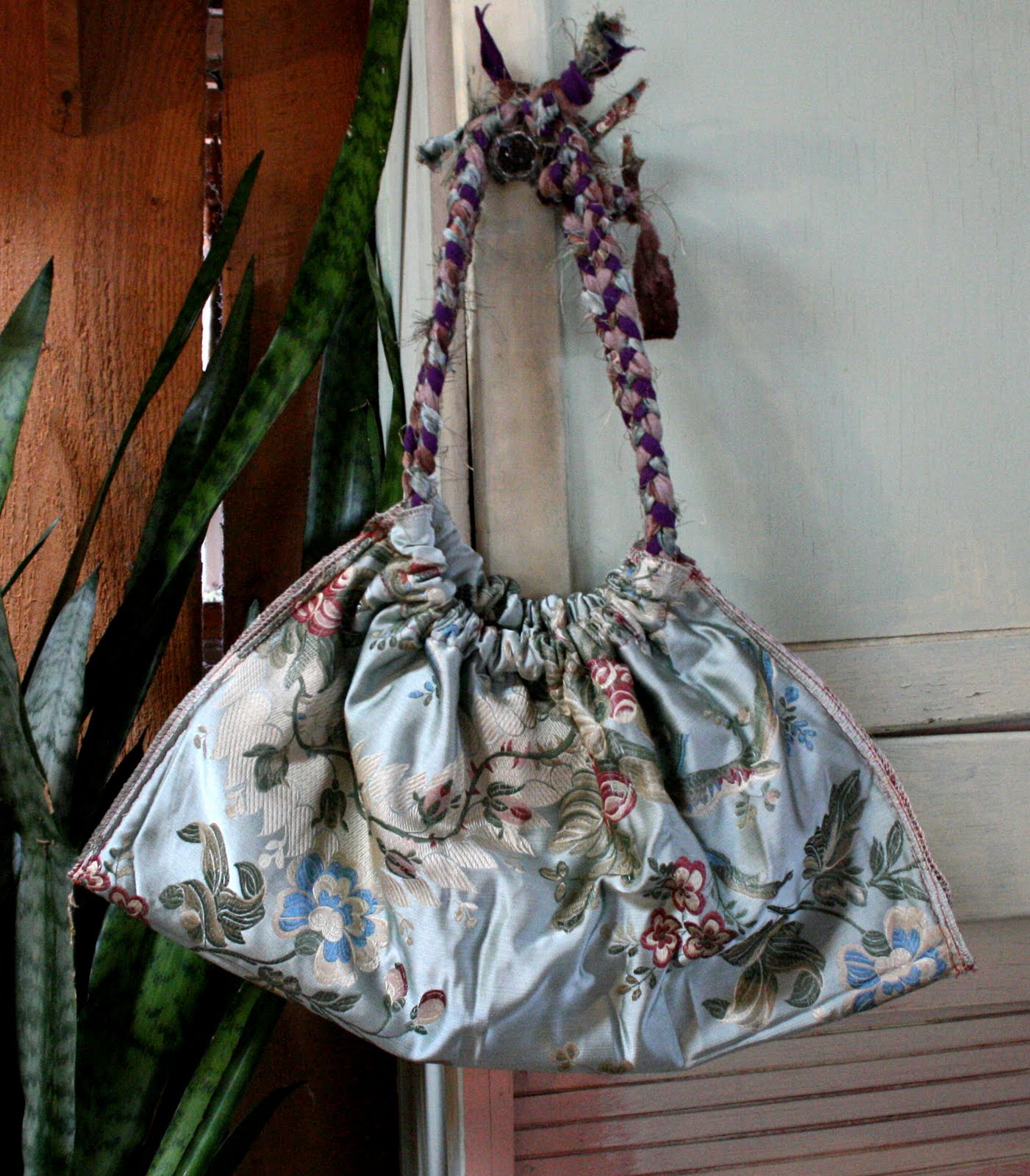 The Öko Box: Eco DIY: Fabulous Scrap Fabric Purse