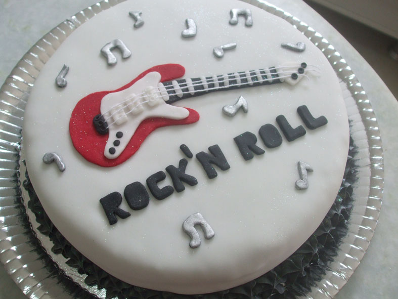 Mini Delícias: Bolo Tema Rock'n Roll