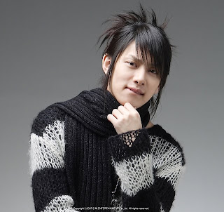 Super Junior World: Heechul Biography