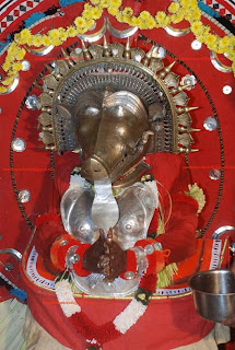 theyyam: Kanathur Nalvar Devasthanam