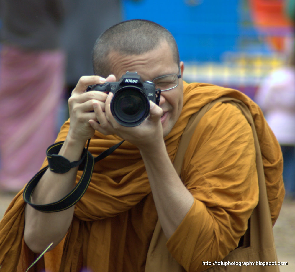 Tofu Photography: Camera monk!