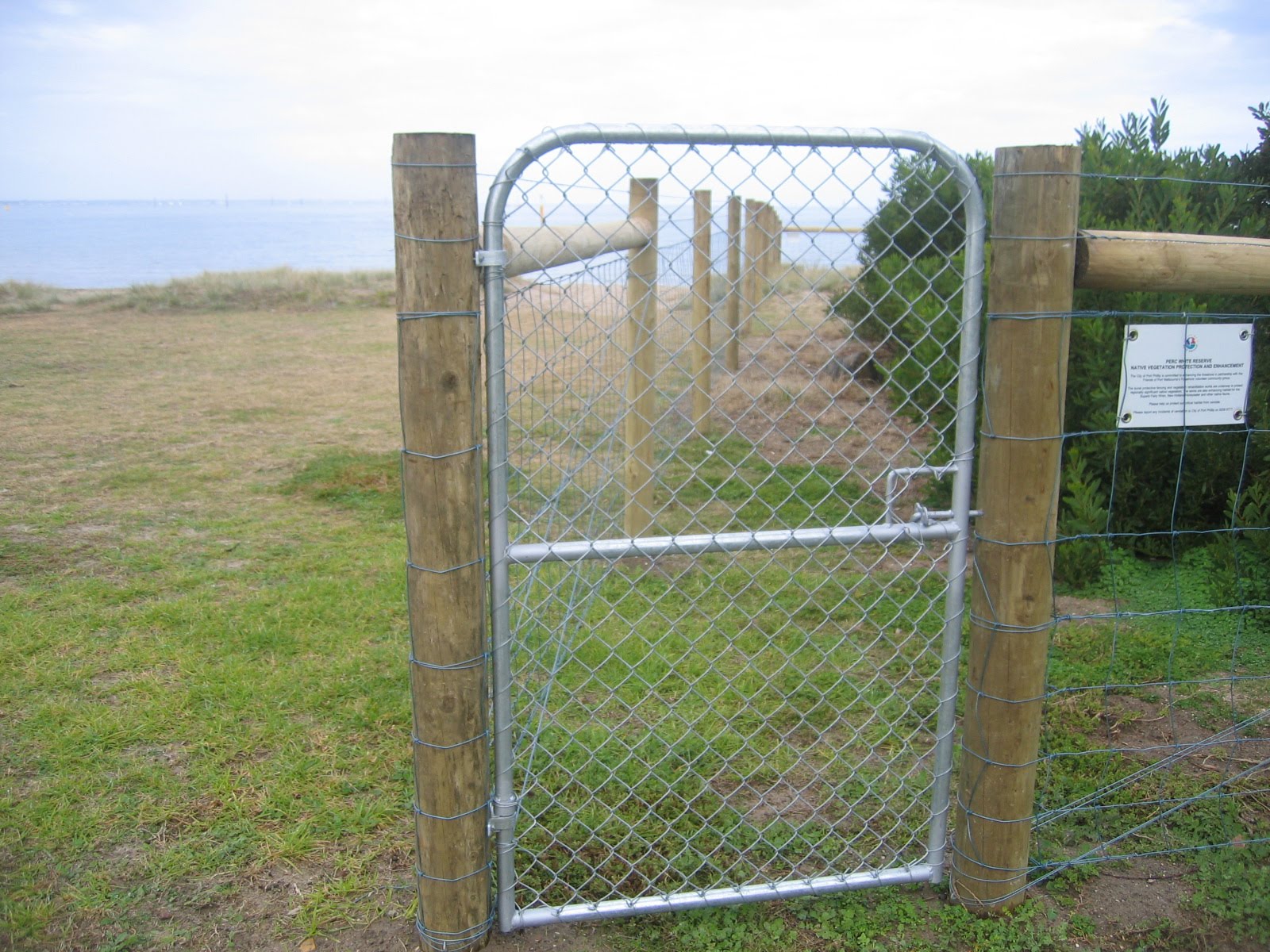 Friends of Port Melbourne's Foreshore: Gates -Management access to ...
