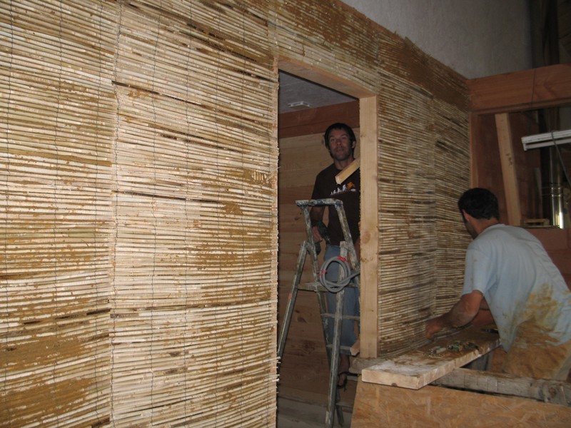La Casa en Paille: La cloison en terre