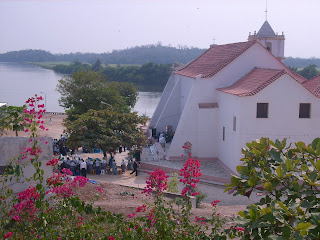 Misión Josefina de Angola: MAMA MUXIMA ESTARÁ DE FIESTA