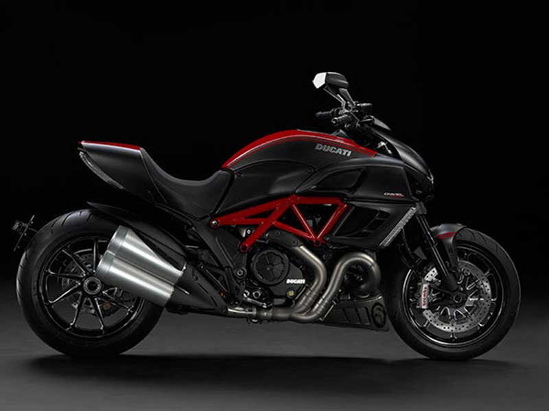 Motociclismo: Ducati Diavel, uma drag bike para internacionalizar a marca