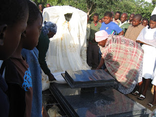 Meaganś Blog: TOMBSTONE UNVEILING