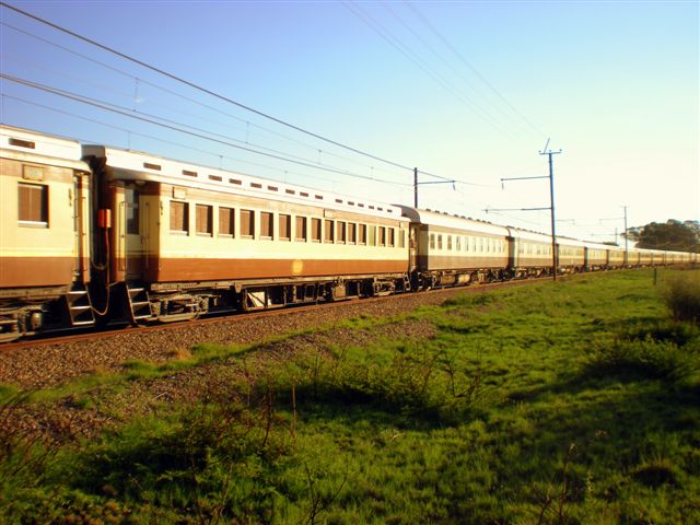 South African Railway News: The Shongololo Express (Southern Cross)