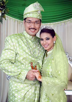 Takkan Melayu Hilang Di Dunia: Majlis Perkahwinan Arash Mohd dan Noor ...