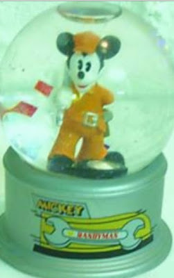 Disney Snowglobes Collectors Guide: Mickey Mouse handyman snowglobe