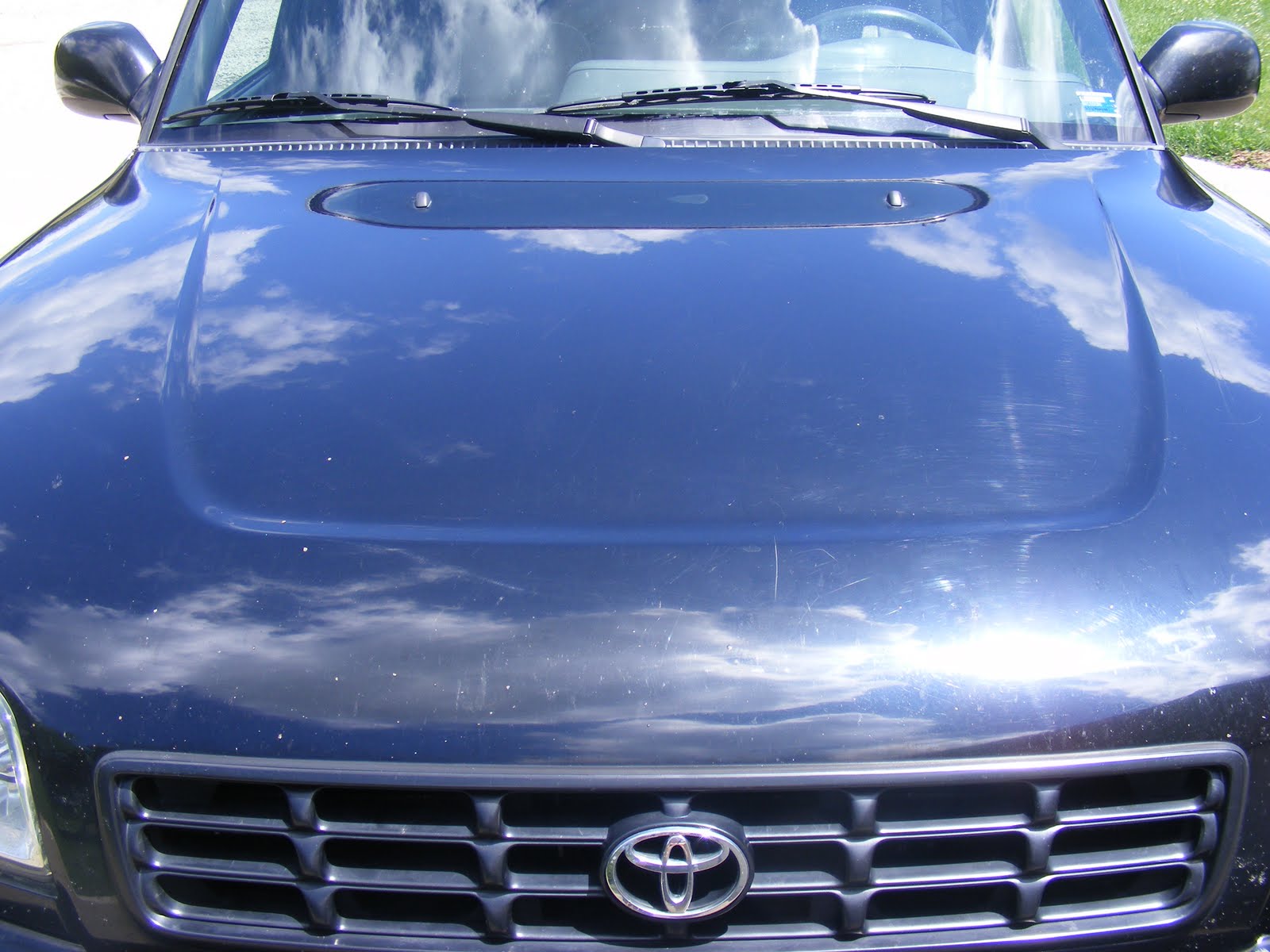 1999 Toyota Rav4 L: Exterior