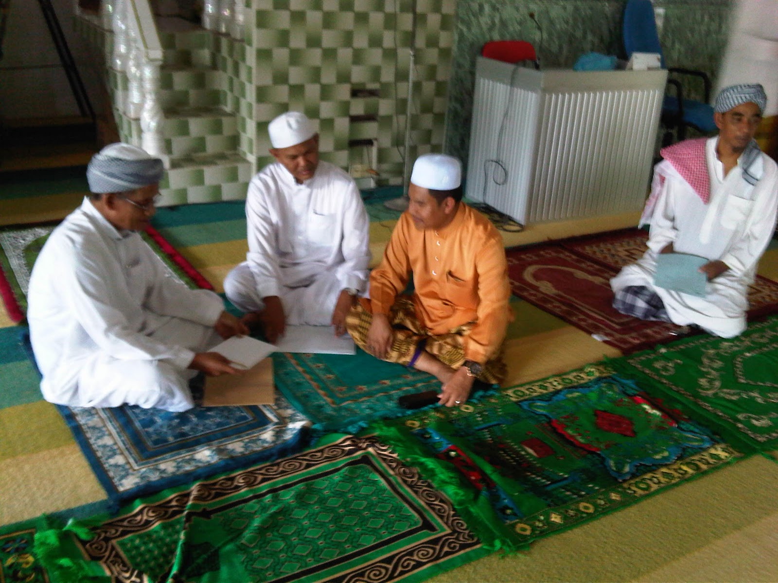 YB DATUK MOHD TAJUDIN ABDULLAH: Sembahyang Jumaat Di Masjid AlMuhtadin ...