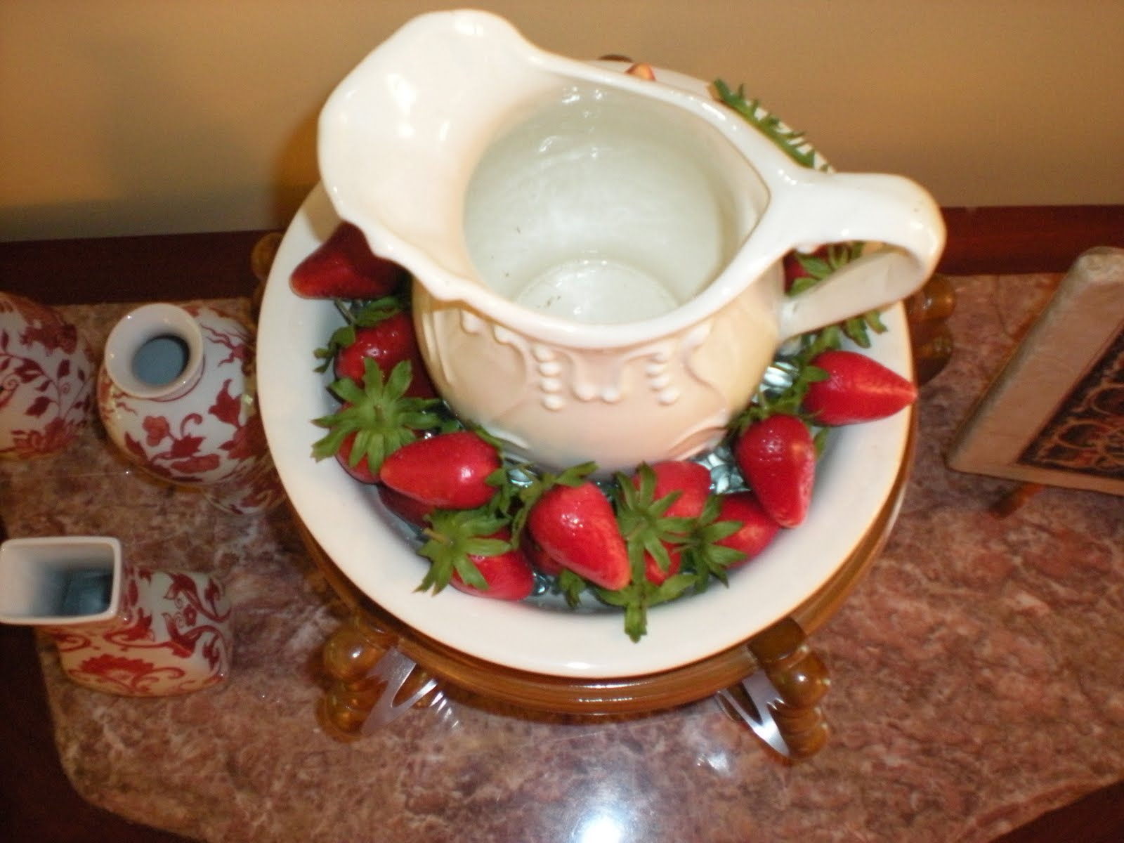 Beeutiful By Design: Strawberry Table Top