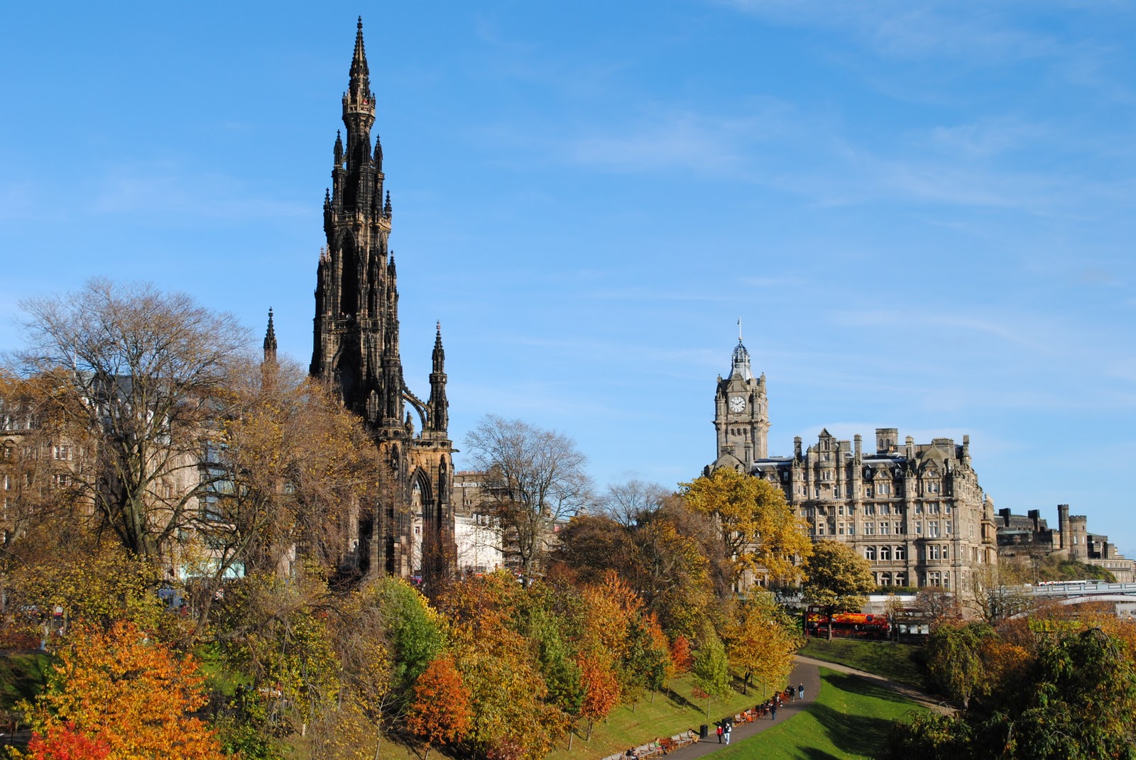 Ashli: Gorgeous Fall in Edinburgh