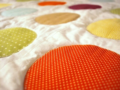 Bijou Lovely: the circle quilt tutorial, part two: assembling the blocks.