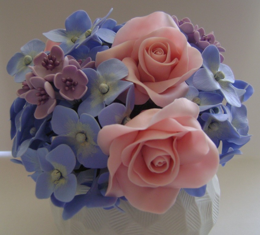 Beach House Living: Gorgeous floral creations crafted in cold porcelain ...