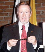 Premio Nobel Douglas Osheroff visita la Universidad EAFIT