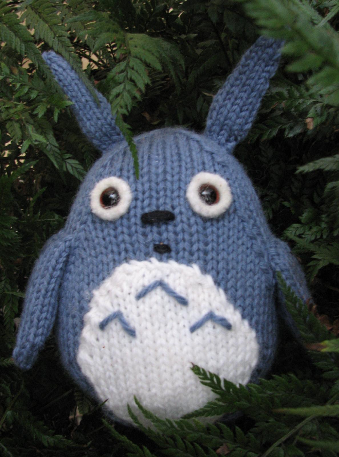 Stitching 'n' Knitting: Totoro Knitalong Three