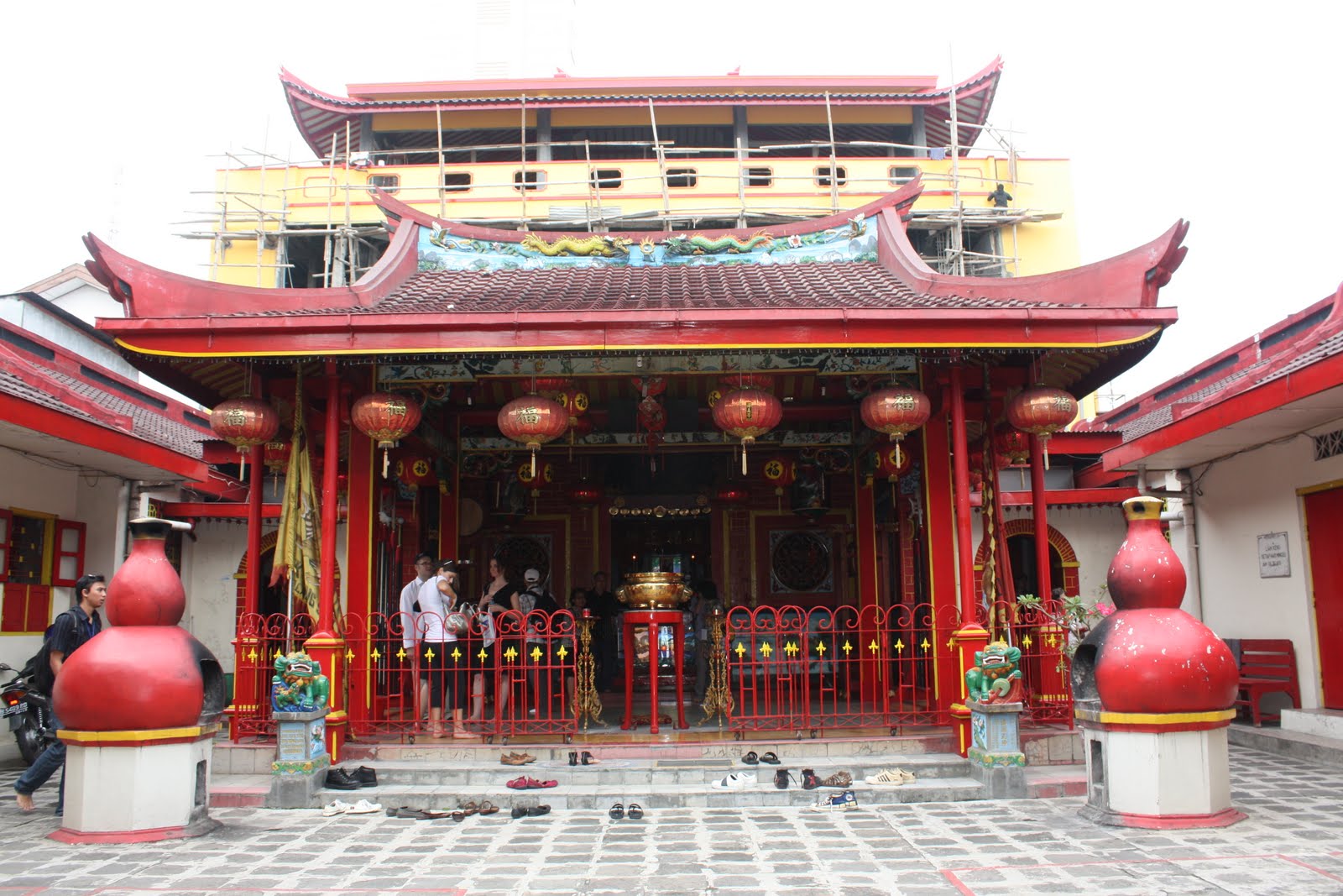 Quarterlife Adventures: Klenteng Konghucu - Salatiga, Indonesia