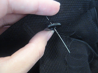 Kadiddlehopper: Buttonhole Elastic Tutorial