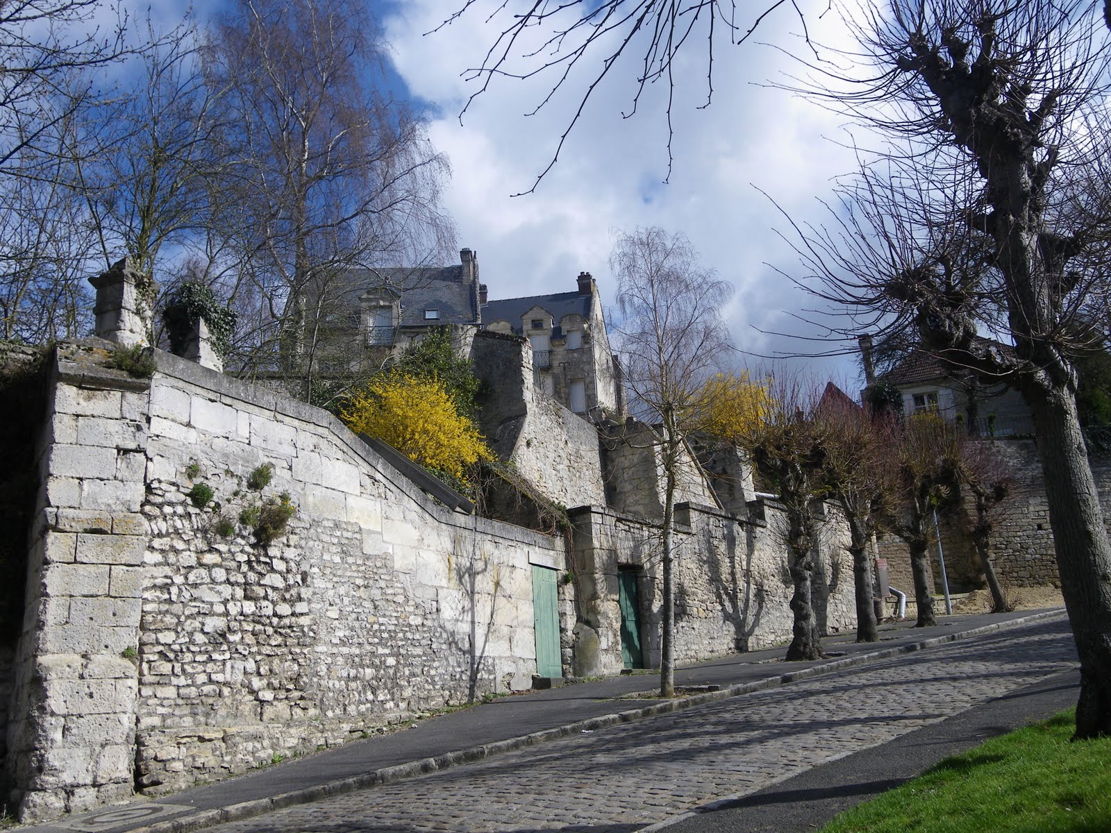 France-Trotter: Des Crépy en Valois...