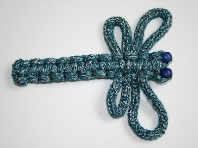 Supercraftylystic: Knitted and knotted dragonfly