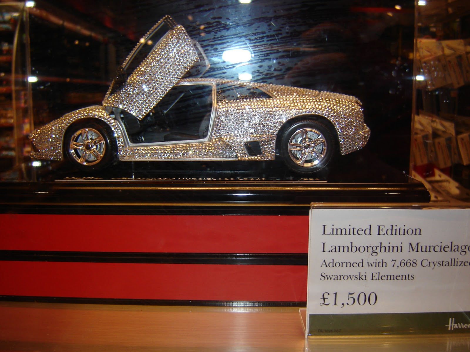 London Stories: Zoo, Harrods, Sunday Afternoon at Elthorne