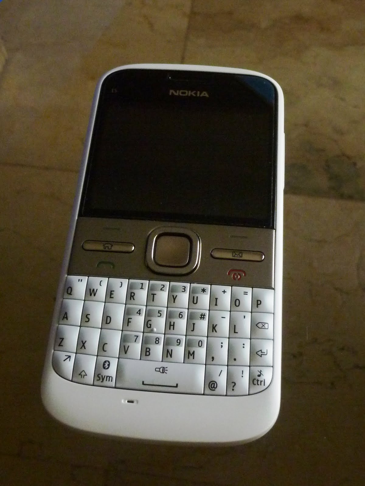 Nokia E5 Phone Review | Glich's Life