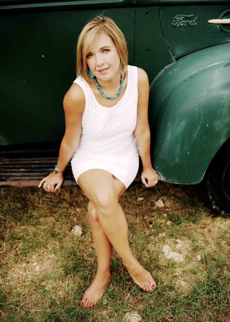 Texas Music Women: Amber Digby records new CD/DVD at Swiss Alp Dance Hall