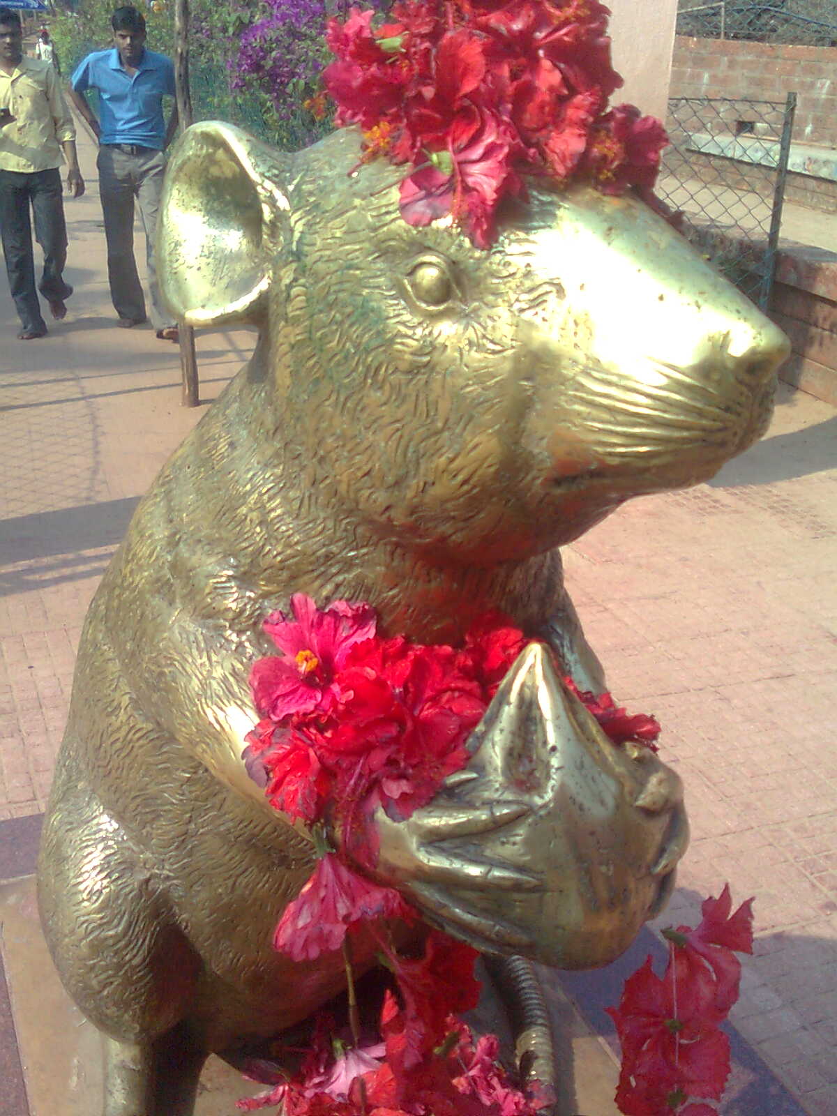 Konkan: Ganpatipules Undir Mama satue