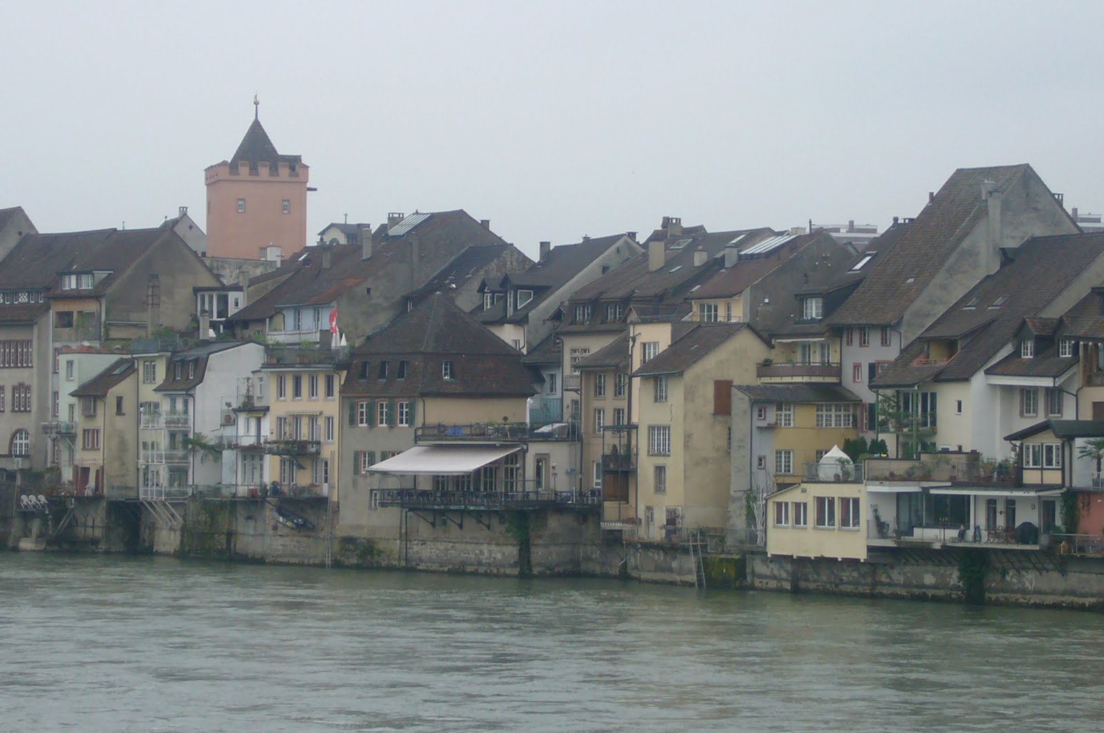 les sables rouges: des rives du Rhin...