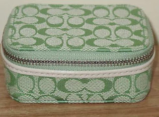 LADIES BAG ONLINE: SP#028 - COACH SIGNATURE PILL BOX 60353