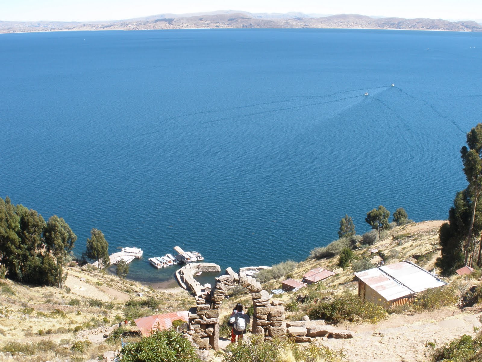 desde Perú ...: Isla de Taquile e Islas de los Uros (V)