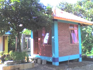 RISHA - Rumah Instan Sederhana Sehat: Contoh Risha 3x3, saung dan toilet